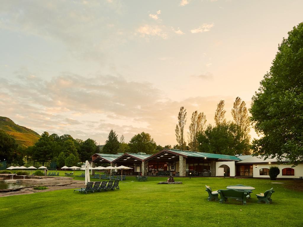 Bushmans Nek Berg & Trout Resort - Drakensberg Hikes - explore the ...